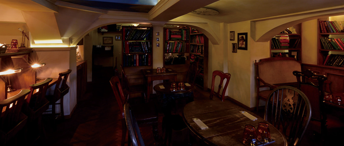 京都にある隠れ家カフェAngel Library、普通の入り方では入れないカフェが京都にあるんです。 - やまナビブログ