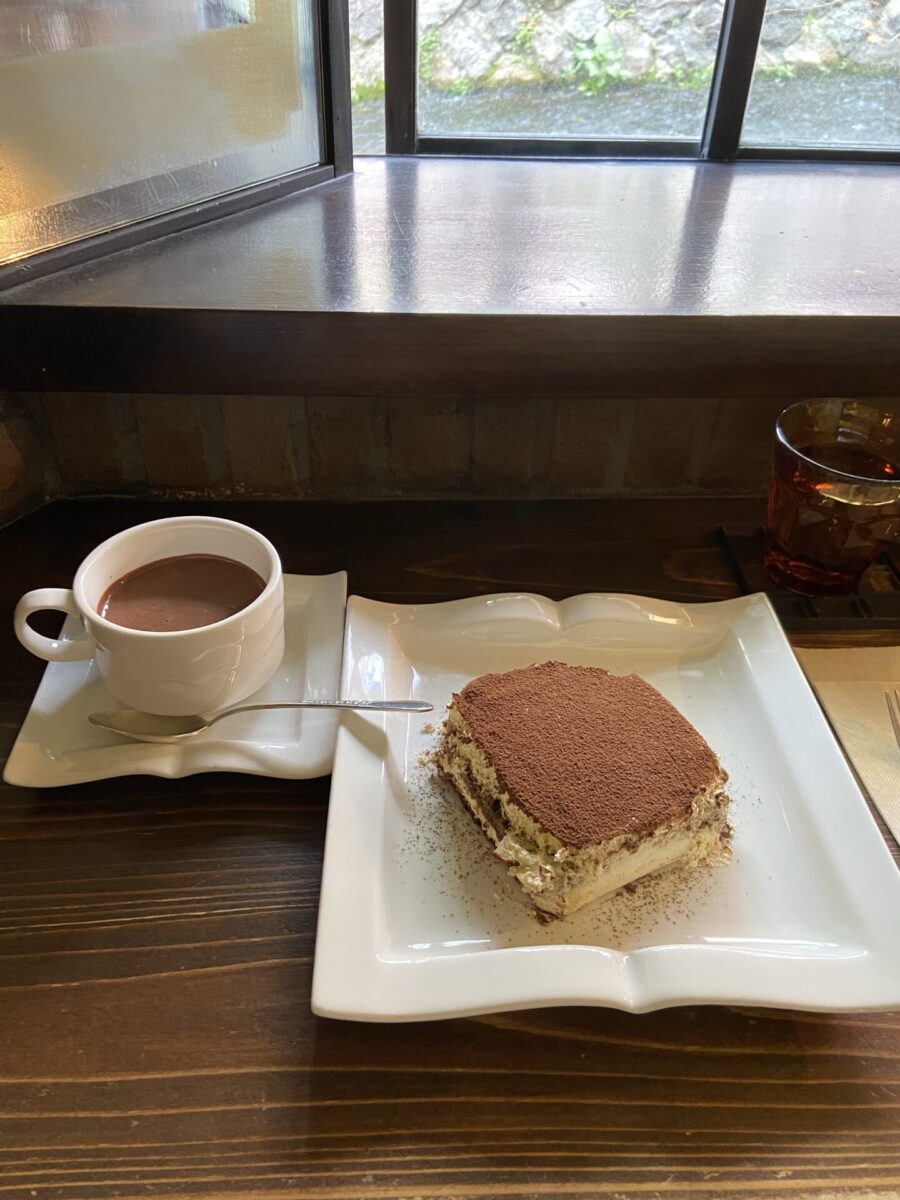 京都にある隠れ家カフェAngel Library、普通の入り方では入れないカフェが京都にあるんです。 - やまナビブログ